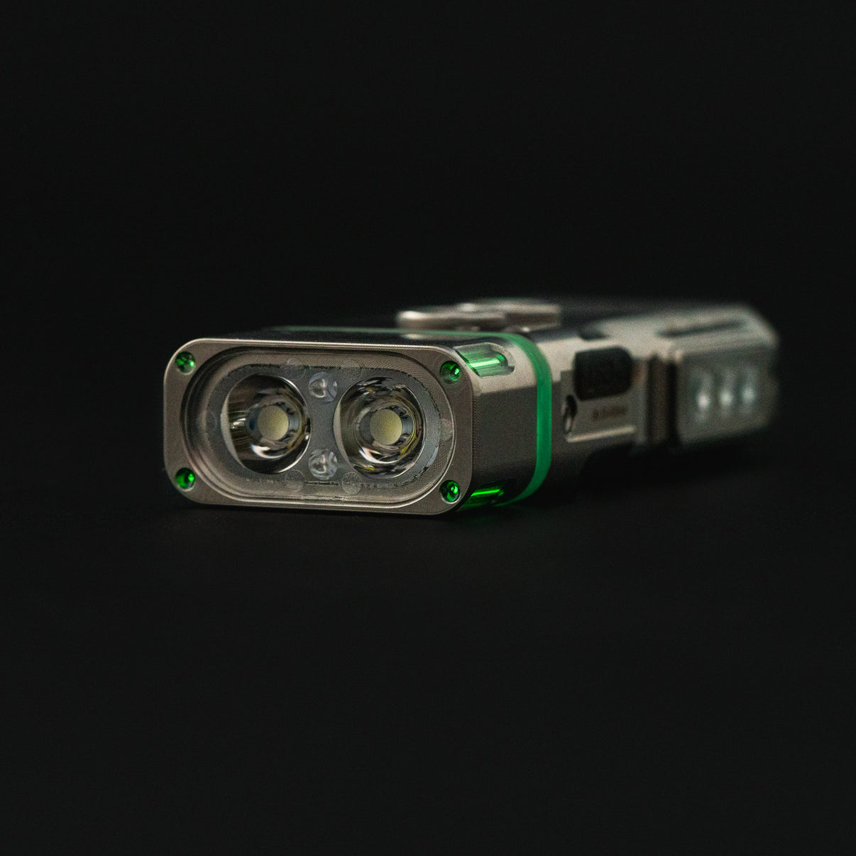 RovyVon Angel Eyes E4 Pro Titanium Keychain Flashlight