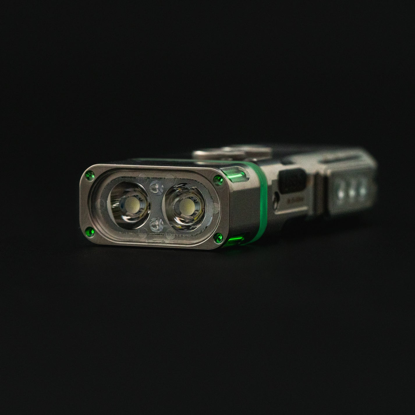 RovyVon Angel Eyes E4 Pro Titanium Keychain Flashlight