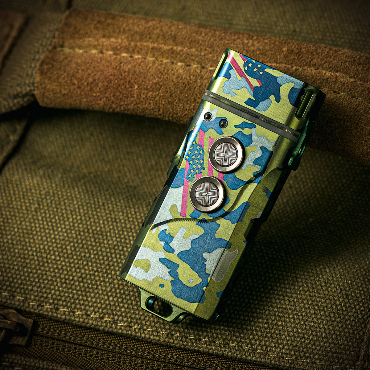 RovyVon Limited Edition - Angel Eyes E11 Titanium Keychain Flashlight